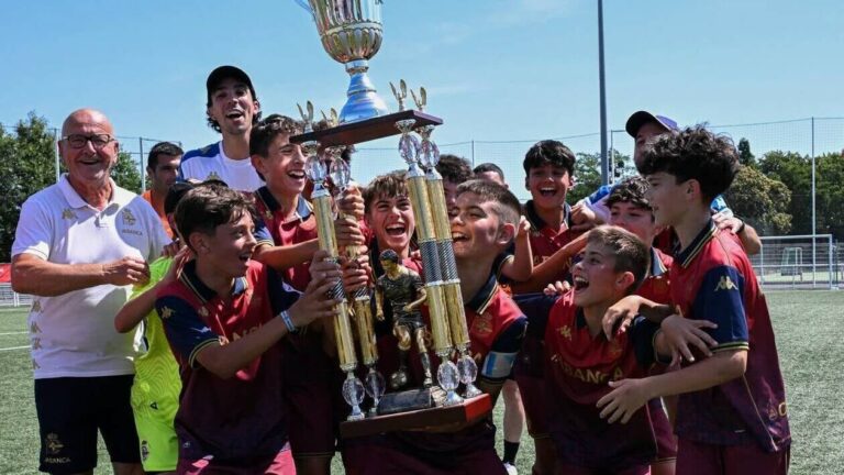 Football Mondial U12 : Les espagnols de la Corogne s’impose au Mans ...